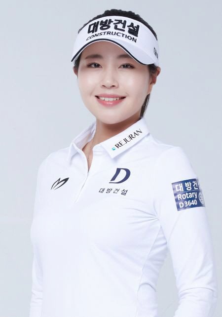 KLPGA 3승 성유진의 세번째 장학금, 후원회와 함께 유원골프재단에 1000만 원 기부 : 네이트 스포츠
