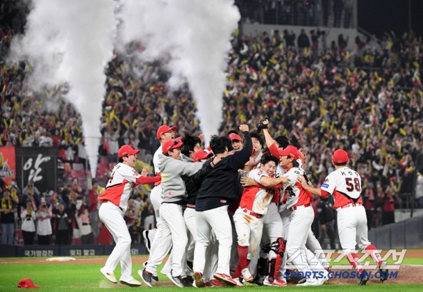 '진짜 ABS존 낮아졌나 볼까.' 3월 8일부터 다시 야구가 시작된다. KBO 시범경기 일정 확정[공식발표] : 네이트 스포츠