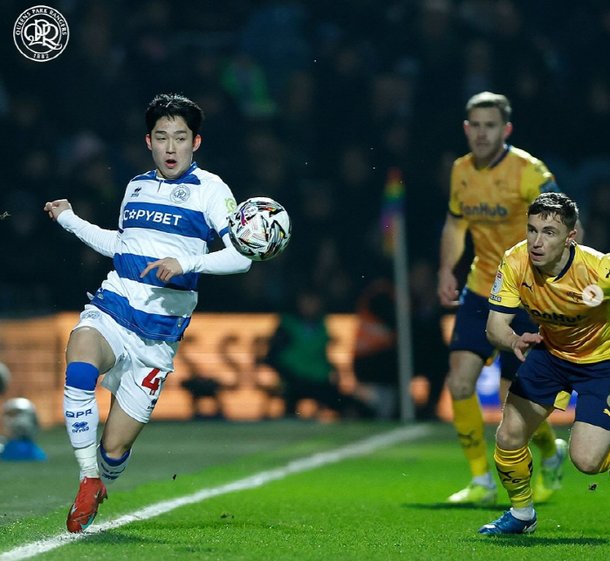 [챔피언십Live]'양민혁 첫 선발! 활발한 모습' QPR 2-0 더비 카운티 전반 종료 : 네이트 스포츠