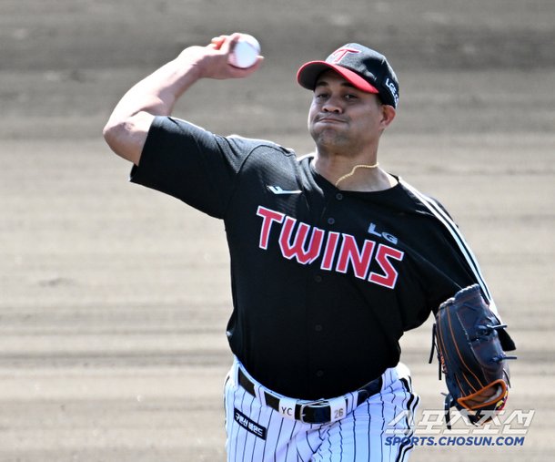 13승 버리고 데려온 '우승청부사' 우승팀 상대 151km 2이닝 퍼펙트. 에이스 느낌 팍[오키나와 현장] : 네이트 스포츠