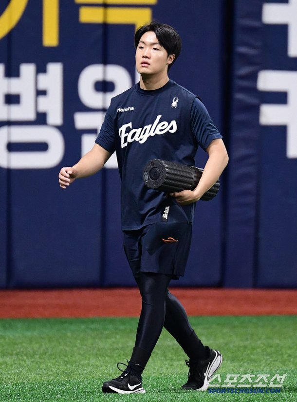 한화 '155km 광속 특급 신인' 한 달만에 1군 복귀…"KIA전 투입 기회 보겠다" [대전 현장] : 네이트 스포츠