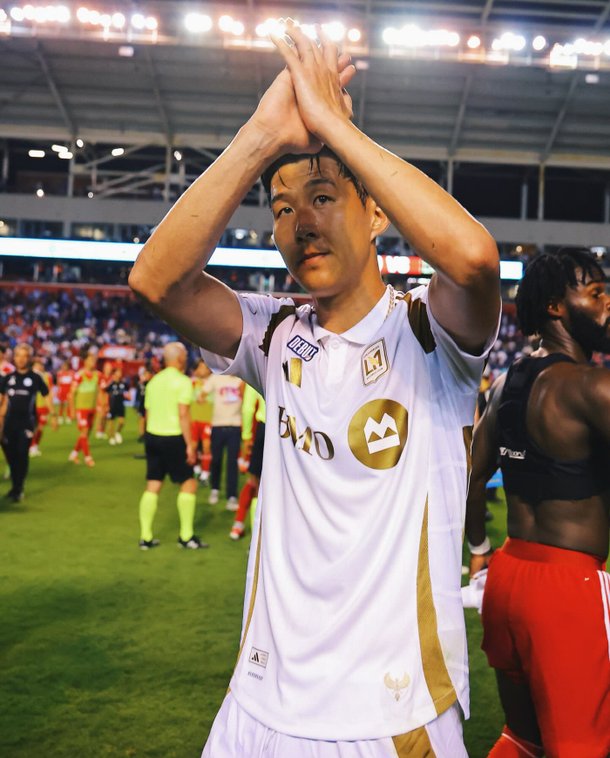 "전 세계 1위 등극!" 어쩌면 美 역사에 남을 인기 스타의 등장…"손흥민, 메시-르브론 넘어섰다" : 네이트 스포츠