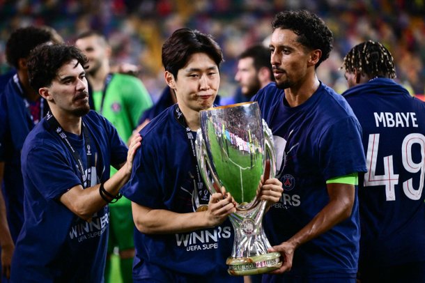 "이강인 이적에 뜨겁게 달아올라" PSG 660억 제안시 협상 돌입…"아스톤 빌라 확실히 LEE 점 찍었어" : 네이트 스포츠