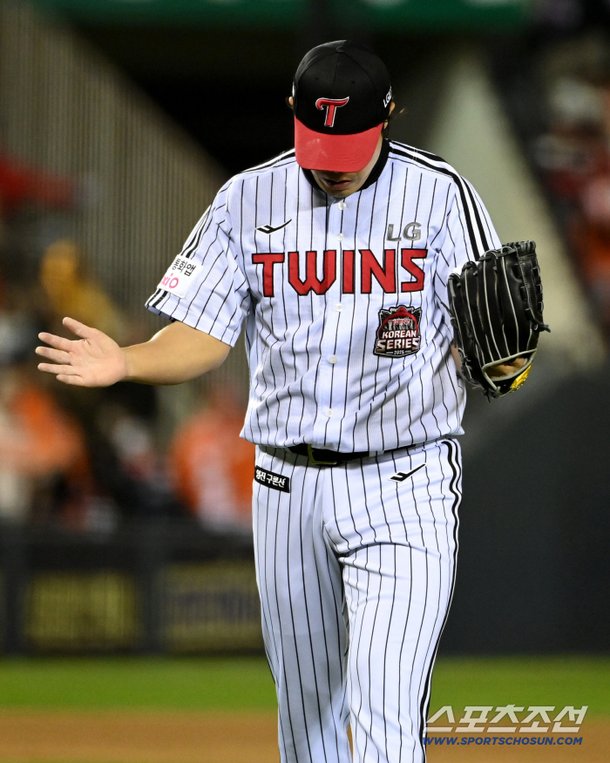 이럴수가. 1회 4점 뽑았는데 2회부터 1안타 침묵. 박동원-문보경 투런포 9타점 합작 LG 13대5 대역전승. 우승확률 100%[KS2 리뷰] : 네이트 스포츠