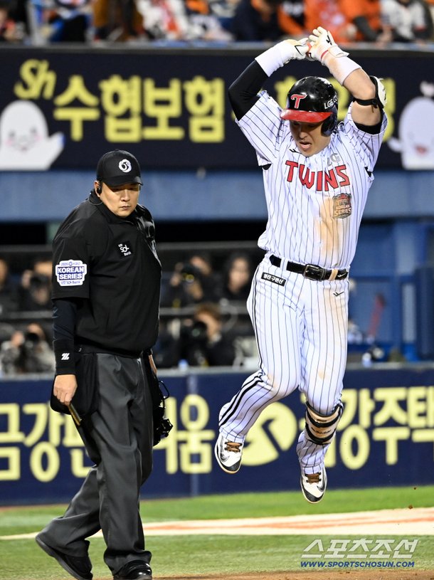 이럴수가. 1회 4점 뽑았는데 2회부터 1안타 침묵. 박동원-문보경 투런포 9타점 합작 LG 13대5 대역전승. 우승확률 100%[KS2 리뷰] : 네이트 스포츠