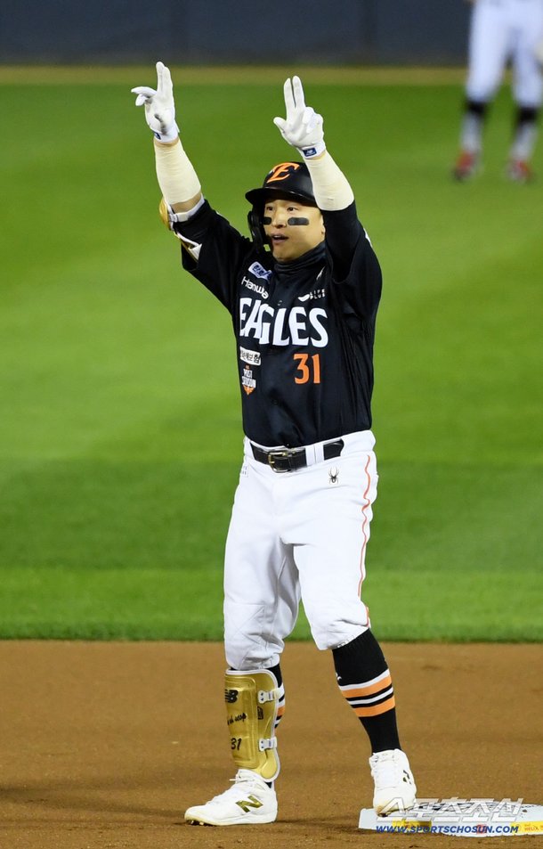 LG에 벽 느꼈나? 전혀! → 손아섭이 체감한 LG "정규시즌과 다를 것 없어" [KS3] : 네이트 스포츠