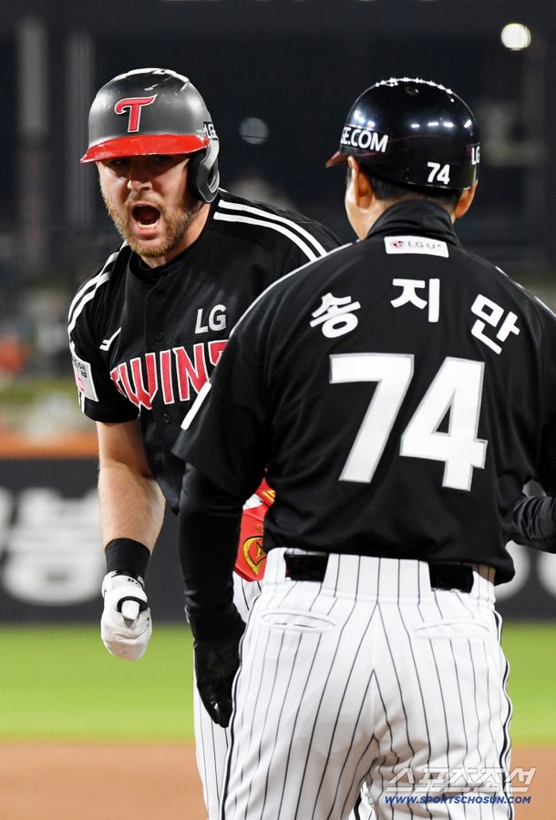 '1점 짜내기' 못하면 어때? 9회에 6점 내면 되는데 → 한 번은 터진다. 이게 LG의 힘이다 [KS4] : 네이트 스포츠