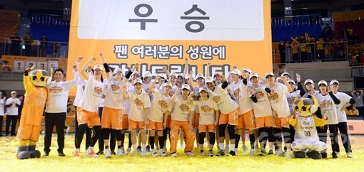 WKBL 2018~2019 정규리그 최종전 KB스타즈 승리 : 네이트 스포츠
