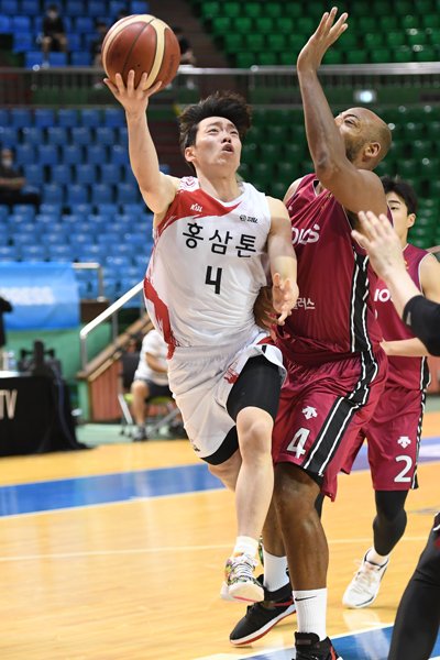 KGC, 화력대결에서 LG에 승리…4강에서 SK와 격돌 : 네이트 스포츠