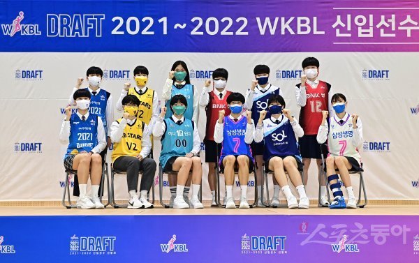 [포토] 21-22 WKBL 신입선수 12인의 파이팅! : 네이트 스포츠