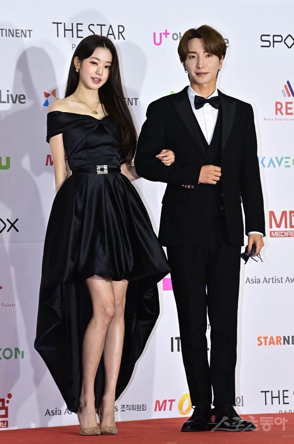 장원영-이특 '2021 AAA의 MC' [포토] : 네이트 뉴스