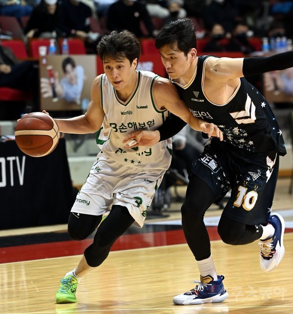 '허웅 29점' DB, 2차 연장 혈투 끝에 KGC 꺾고 2연패 탈출 : 네이트 스포츠