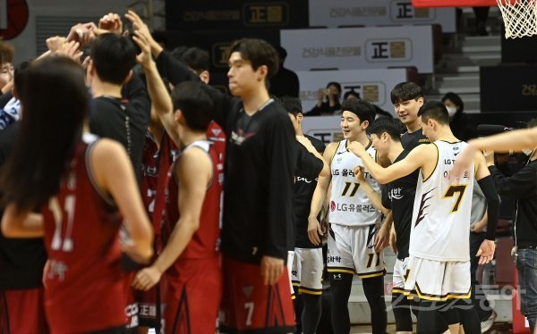 '이재도 22점' LG, KGC 꺾고 3연승 : 네이트 스포츠