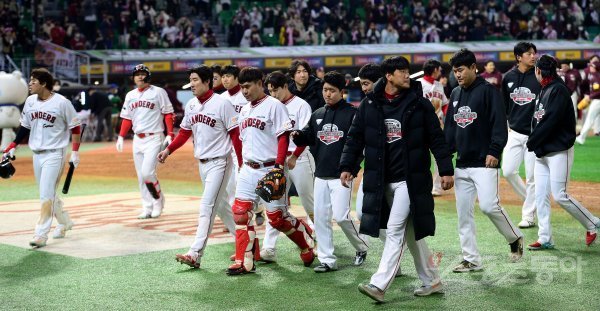 SSG 'KS 1차전, 충격의 역전패!' [포토] : 네이트 스포츠