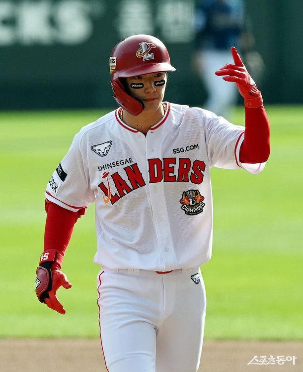 최지훈, SSG 첫 안타~ [포토] : 네이트 스포츠