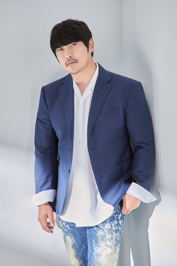 '20주년' KCM, 패션테러리스트→싱어송라이터 "아내·유재석 '놀뭐' 고마워" (종합)[DA:인터뷰] : 네이트 연예