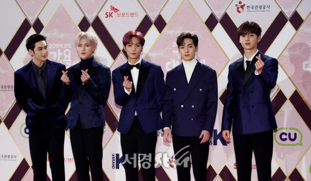 뉴이스트, 훈훈한 하트 (2019 KBS 가요대축제) : 네이트 연예