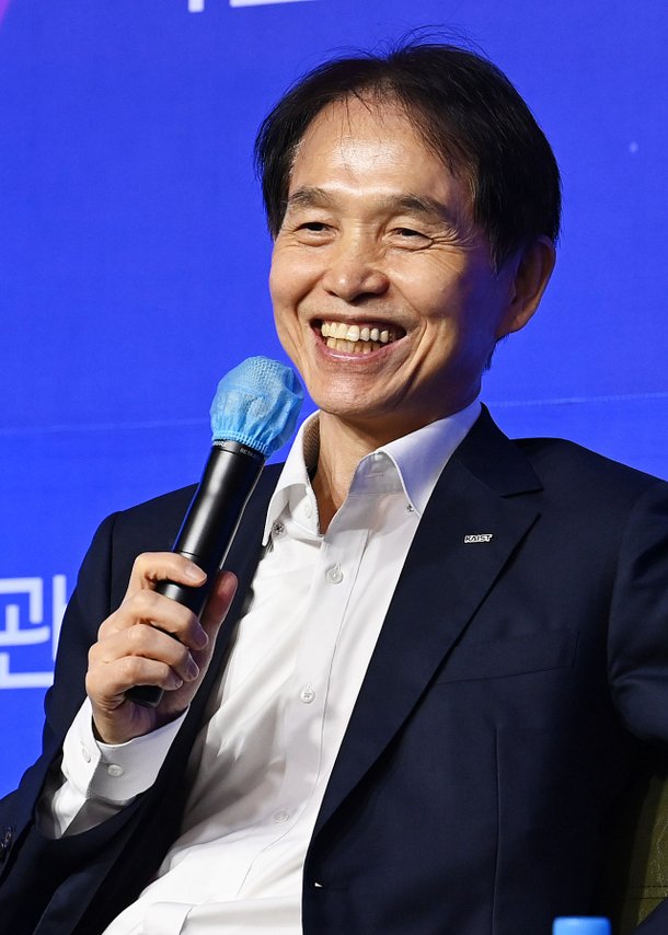 이광형 KAIST 총장 등 "벤처밸리 만든 하버드처럼···한국 대학도 소득 4만달러 시대 선도를" : 네이트 뉴스