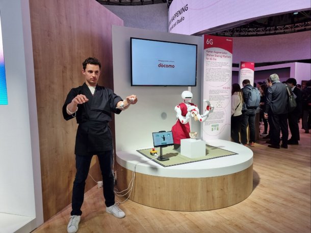 글로벌 통신사 모바일 넘어 AI·DX에 '올인' [MWC 2023] : 네이트 뉴스