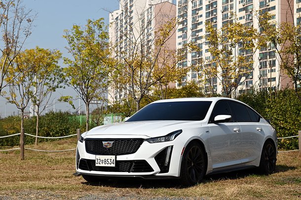 숨김 없는 677마력의 강렬함, 그리고 검은 날개 - 캐딜락 CT5-V 블랙윙[별별시승] : 네이트 뉴스