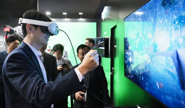 롯데의 비밀병기? 작년 이어 올해도 주총장에 등장하는 'OOOO' : 네이트 뉴스