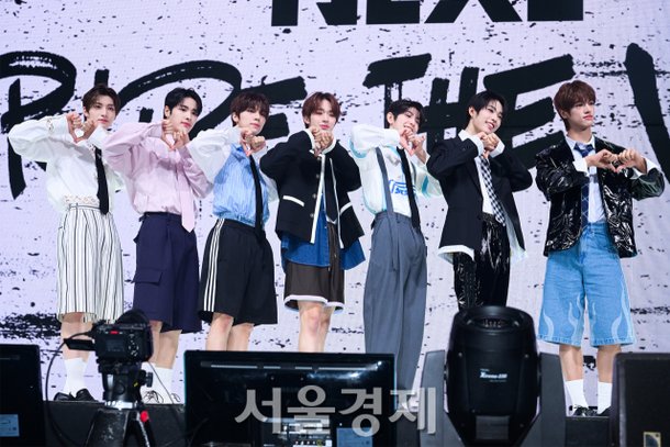 JYP 6년 만 신인 넥스지 "스키즈·니쥬 이어 글로벌 그룹 될 것"(종합) [SE★현장] : 네이트 연예