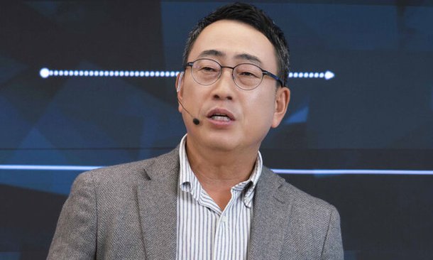 유영상 SKT 대표 "2026년 기업가치 40조 달성" : 네이트 뉴스