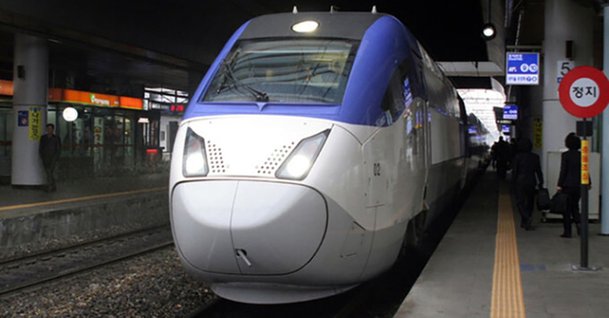 천안아산역 인근서 KTX 치여 1명 사망…열차 65대 최장 134분간 지연 : 네이트 뉴스