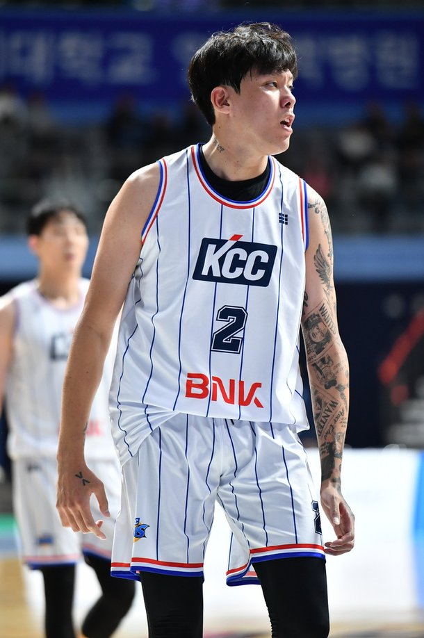 '양강'의 예상 밖 부진…'송교창·안영준 제대' KCC·SK 반등할까 : 네이트 스포츠