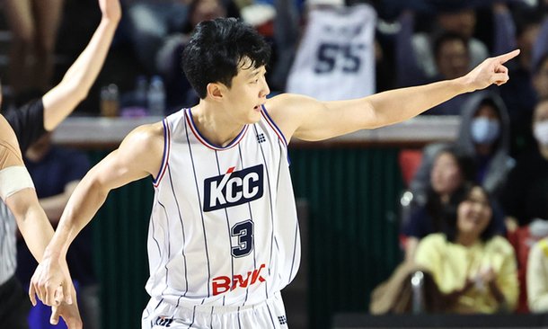 '찰떡호흡' KCC, 6강 PO서 먼저 웃었다 : 네이트 스포츠