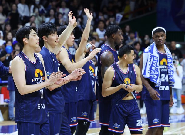 3연승 KCC, 4강 PO행…"DB 나와라" : 네이트 스포츠