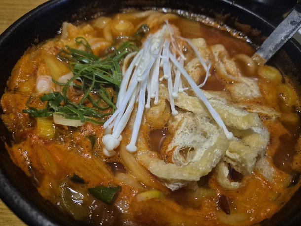 내수 한계에 결국 선 넘는 기업들…K-프랜차이즈 확장 치트키는 'MF' : 네이트 뉴스