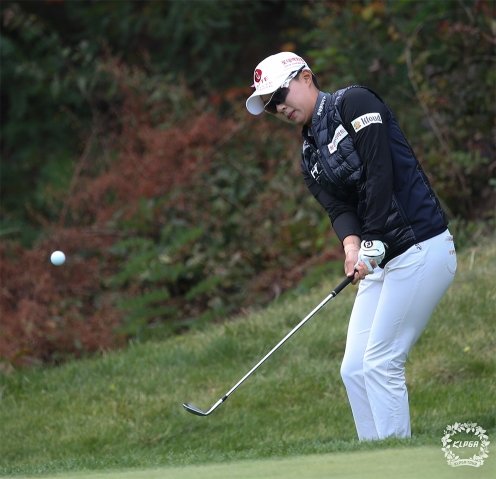 선두 김효주 프로의 정확한 칩샷 [KLPGA KB금융 스타챔피언십] : 네이트 스포츠