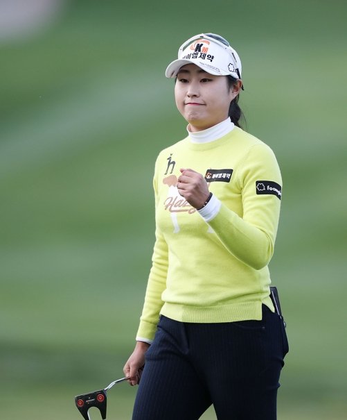 'KLPGA 2년차' 김우정, 최종전 첫날 6언더파 선전 [SK텔레콤·ADT캡스 챔피언십] : 네이트 스포츠