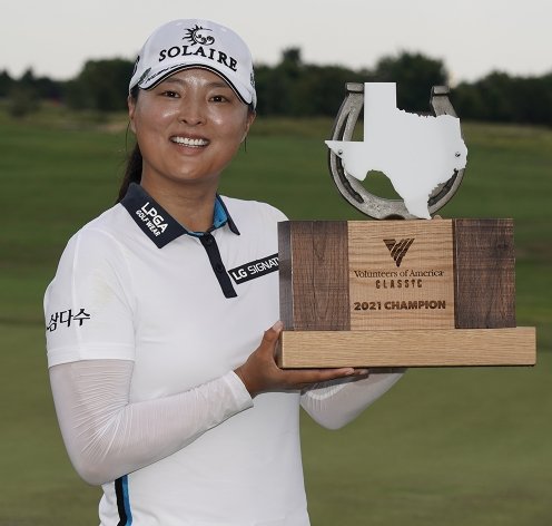 '골프 사춘기' 잘 견디고 업그레이드된 고진영…7개월만의 우승 [LPGA VOA클래식] : 네이트 스포츠