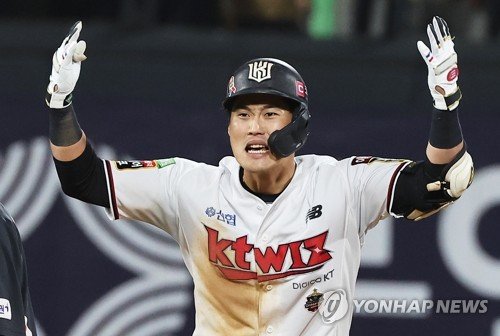 'KIA 침몰시킨 싹쓸이 2루타' MVP 배정대 "솔직히 오늘은 제거다 했어요"[WC1차전] : 네이트 스포츠