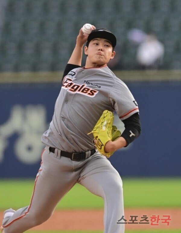 '159km'에도 LG 타선 못넘었다…한화 문동주, 4이닝 3실점 패전위기 : 네이트 스포츠