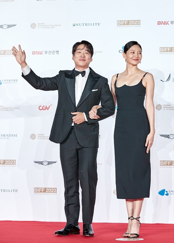 'LTNS' 이솜 "안재홍과 세 번째 커플 호흡…이제야 제대로 만난 느낌"[28th BIFF] : 네이트 연예