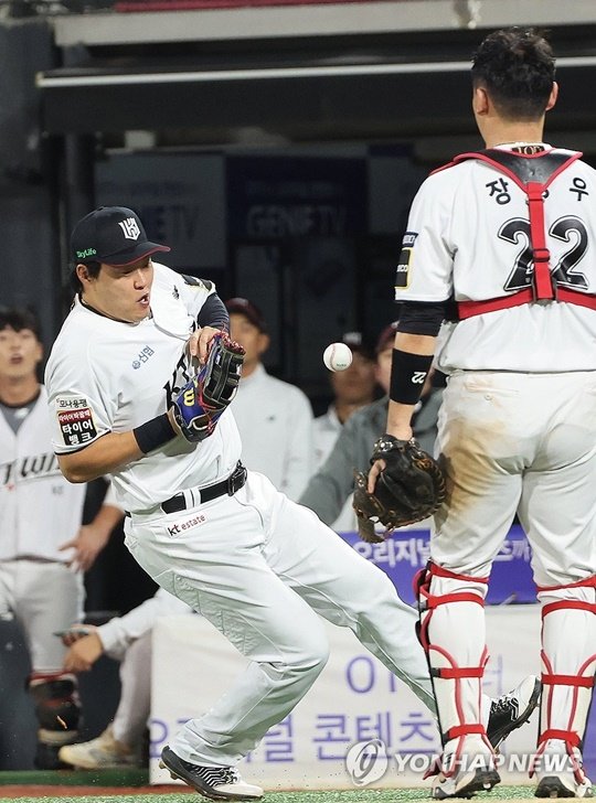 오재일의 포구 미스, kt wiz에게 너무 치명적이었다[준PO3 리뷰] : 네이트 스포츠