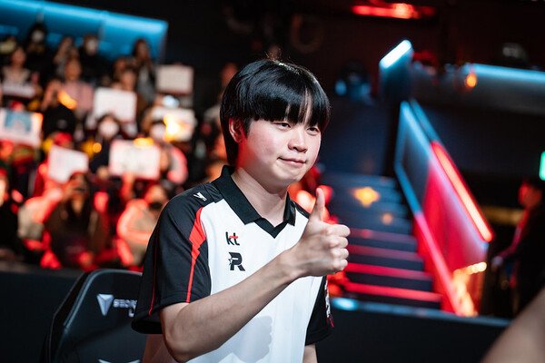 '비디디' 곽보성 드디어 웃었다…KT, BFX 꺾고 시즌 첫 승[LCK] : 네이트 스포츠