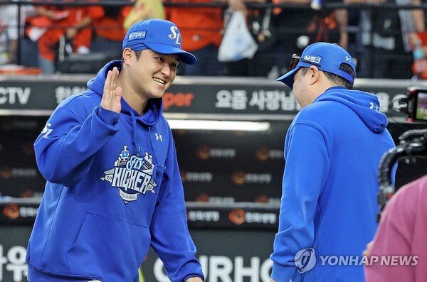 '70억' 최원태와 비교되는 '78억' 엄상백…PS에서도 엇갈린 희비[PO2 리뷰] : 네이트 스포츠