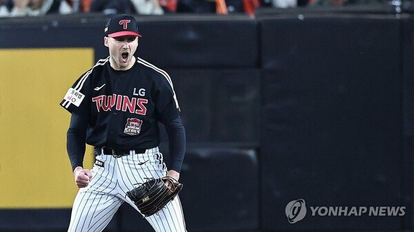 '톨허스트 큰일 했다!'…7이닝 1실점 하고 LG 우승 한발짝[KS5] : 네이트 스포츠