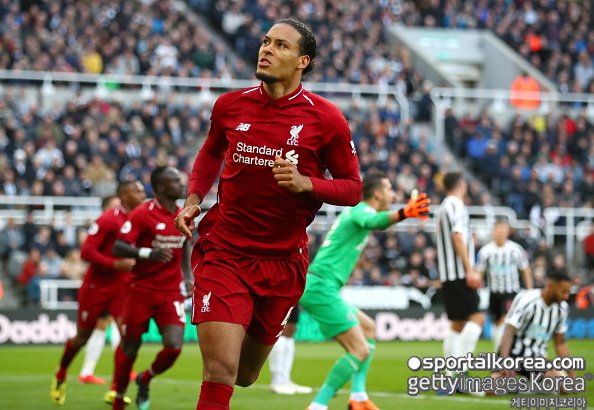 [EPL 37R] '판 다이크-살라 골' 리버풀, 뉴캐슬에 2-1 리드…기성용 선발 (전반종료) : 네이트 스포츠