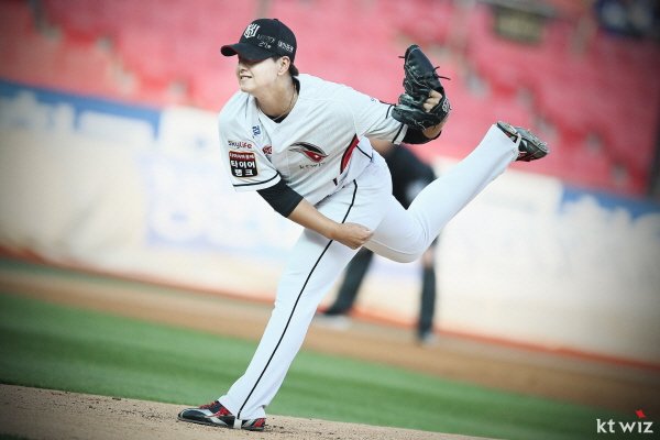 62일 만의 QS…kt 김민, 키움전 6이닝 2실점 역투 : 네이트 스포츠