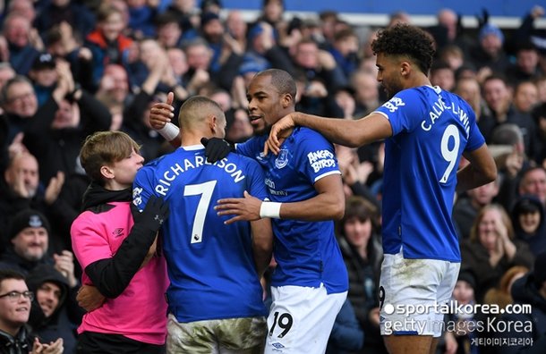 [EPL 26R] '히샬리송 원맨골' 에버턴, 팰리스에 3-1 승리…5연속 무패 : 네이트 스포츠