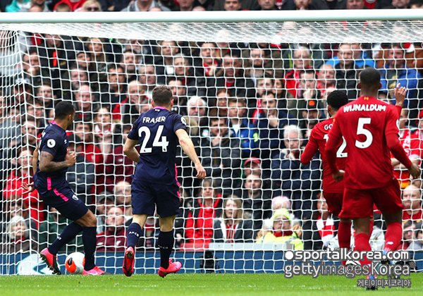 [EPL 29R] '마네 맹활약' 리버풀, 본머스에 2-1 역전승…매직넘버 '-3승' : 네이트 스포츠