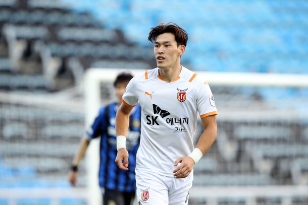 '버저비터 골' 제주 이창민, 29R MVP…K리그2는 서울E 김인성 : 네이트 스포츠