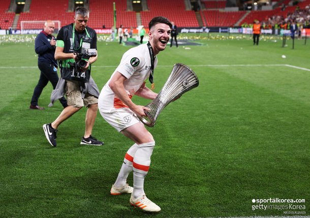 '아스널 결국 빼앗기나?' EPL 최고 수비형 MF '맨시티 예상 베스트 11 포함' : 네이트 스포츠