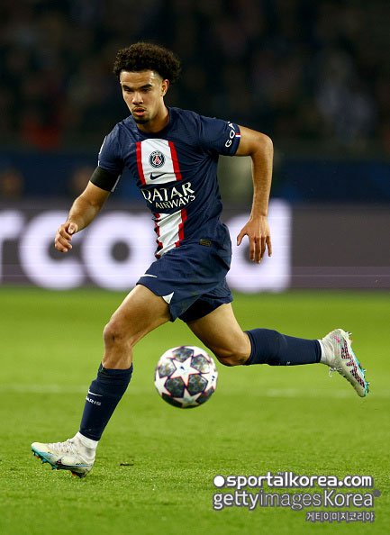 'PSG 새로운 보물의 등장' 만 17세 유망주 MF, UCL AC 밀란전 2도움 + MOM 선정 쾌거 : 네이트 스포츠
