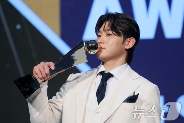 '이정후도 5년 걸렸는데' 데뷔 4년 차 김도영 '연봉 5억' 고지 밟을까…'MVP+KS 우승'이면 불가능은 없다 : 네이트 스포츠